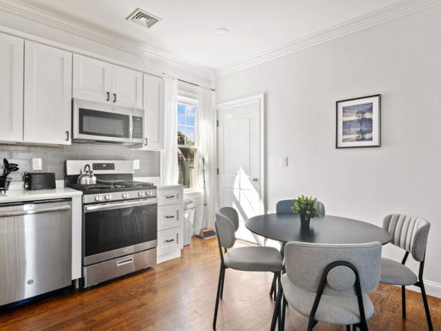 Room in Somerville on a flexible lease