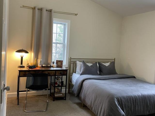 ROOM IN SOUTH NORWALK