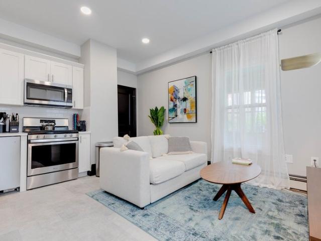 Room in South Boston on a flexible lease