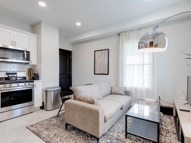 Room in South Boston on a flexible lease