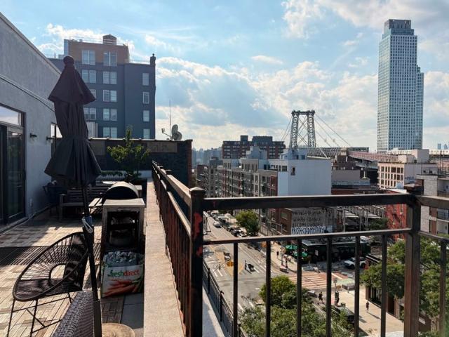 Room in South Williamsburg 2BR/2BA