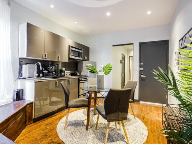 Room in Upper East Side on a flexible lease