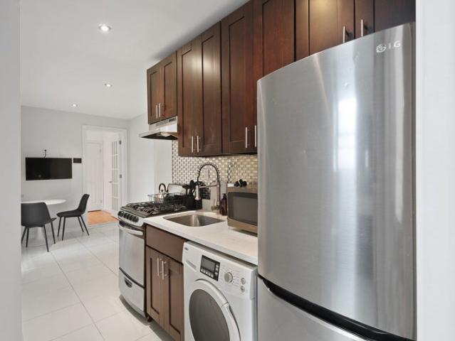 Room in Upper West Side on a flexible lease