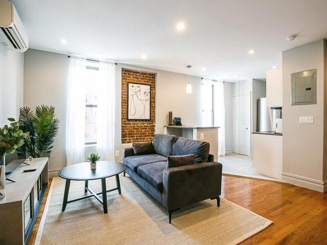 Room in Upper West Side on a flexible lease