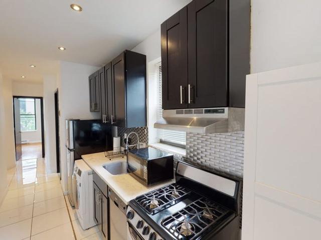 Room in Upper West Side on a flexible lease