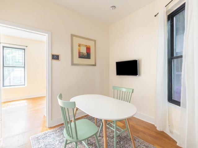 Room in Upper West Side on a flexible lease