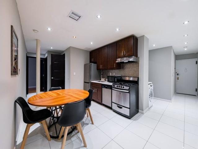 Room in Upper West Side on a flexible lease