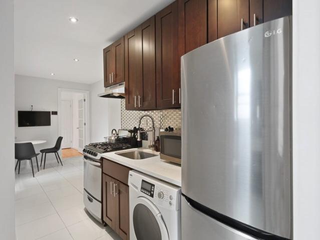 Room in Upper West Side on a flexible lease
