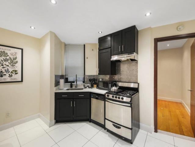 Room in Upper West Side on a flexible lease