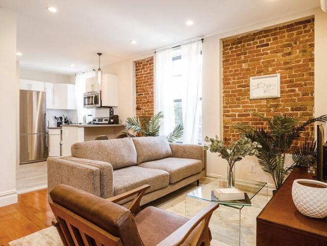 Room in Upper West Side on a flexible lease