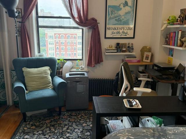 Room in Washington Heights in sunny apartment!