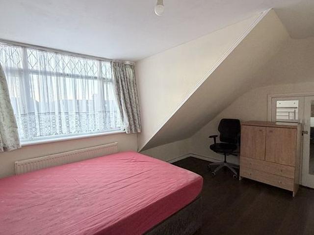 Room in Wembley