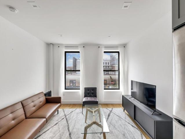 Room in West Harlem on a flexible lease