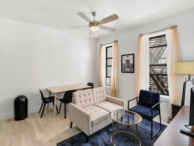 Room in West Harlem on a flexible lease