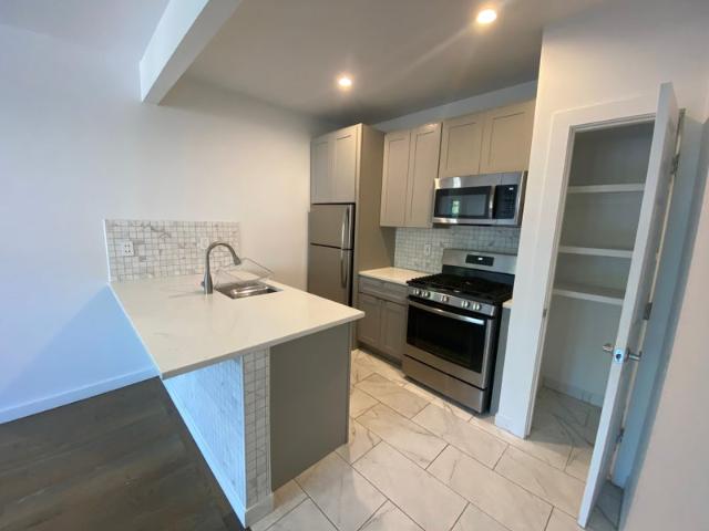 Room in West Harlem with washer/dryer