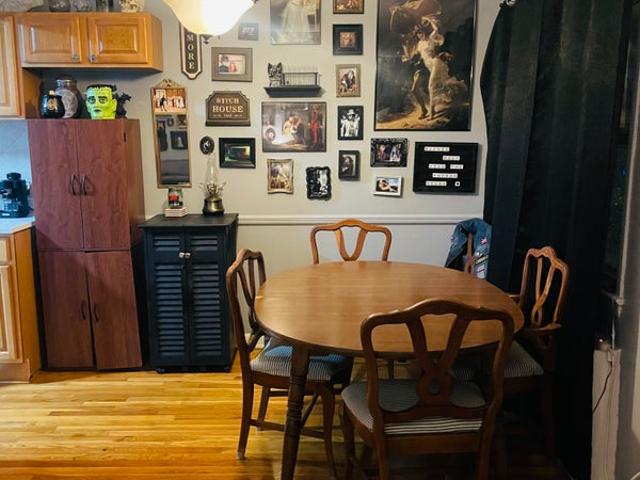 Room in Whitestone, NY
