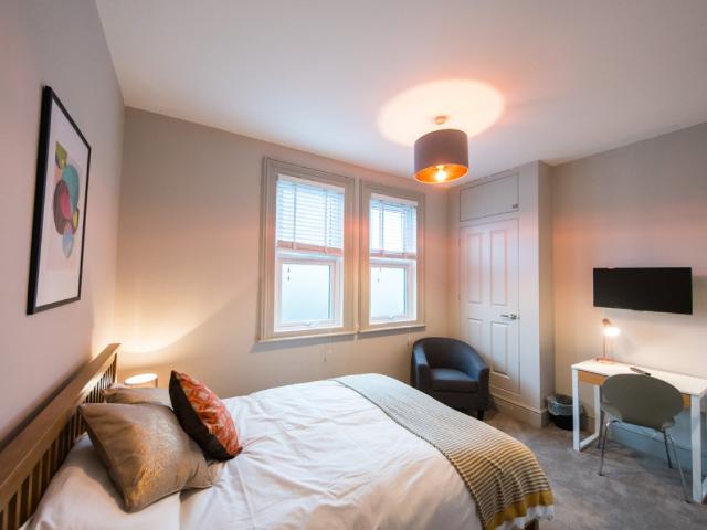 room in Wokingham Road, Reading