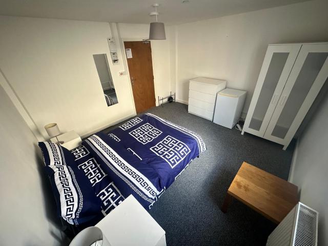 Room in Wolverhampton WV2 4AD