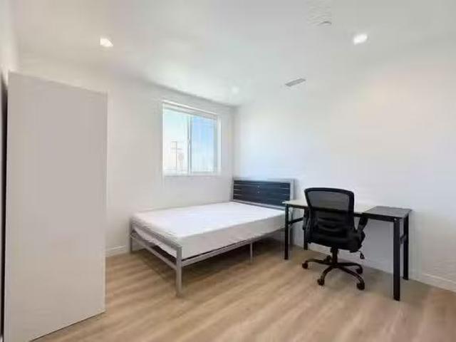 Room in 16 Bedroom 16 Bathroom