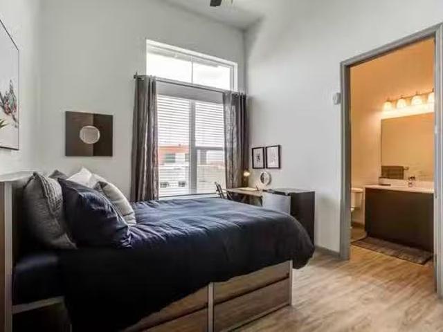 Room in 2 Bedroom 2 Bathroom B1