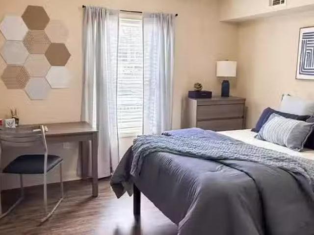 Room in 2 Bedroom 2 Bathroom 2X2
