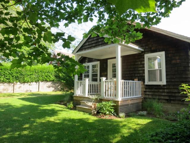Room in 2 Bedroom EH Village Cottage