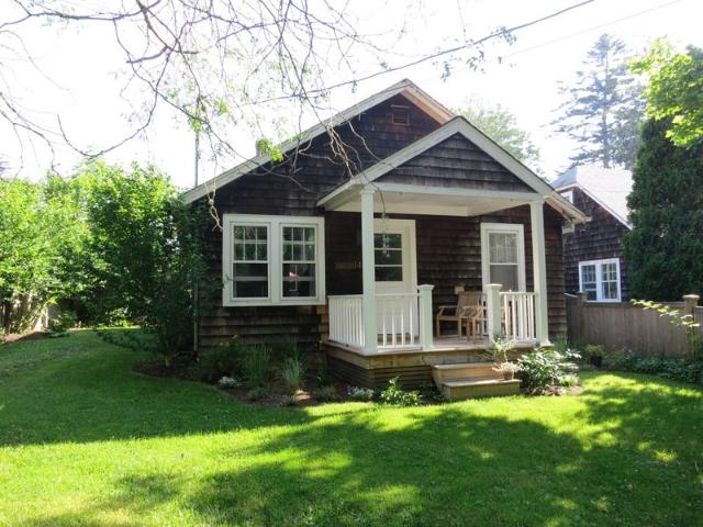 Room in 2 Bedroom EH Village Cottage_Year Round