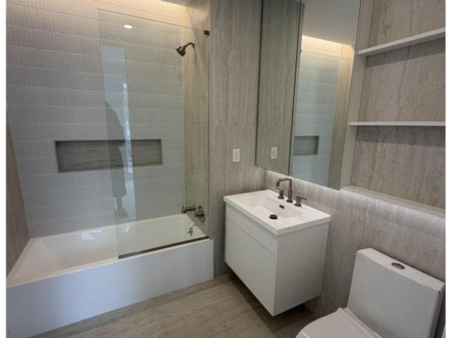Room in 2bed 2bath