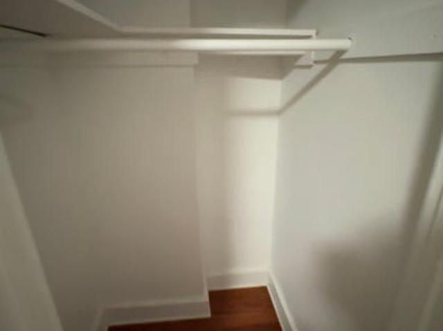 Room in 2br/1ba