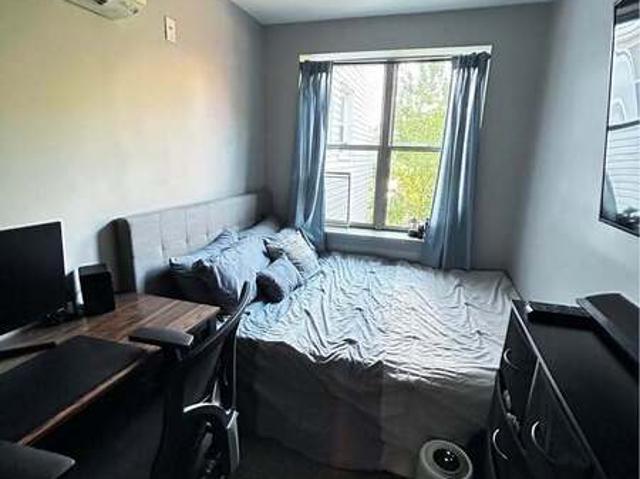 Room in 3/2 bed in Williamsburg