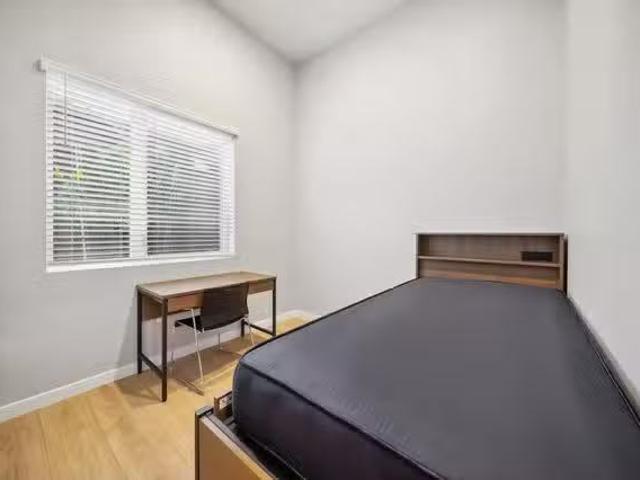 Room in 3 Bedroom 1.5 Bathroom 3BR/1.5BA