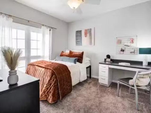 Room in 3 Bedroom 3 Bathroom Nevada Prem