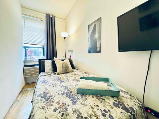 ROOM IN 3 BEDROOM APARTMENT_THIS IS SHARED PLACE