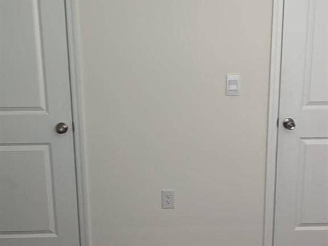 Room in 4 Bdrm w/ Gated Pool Access