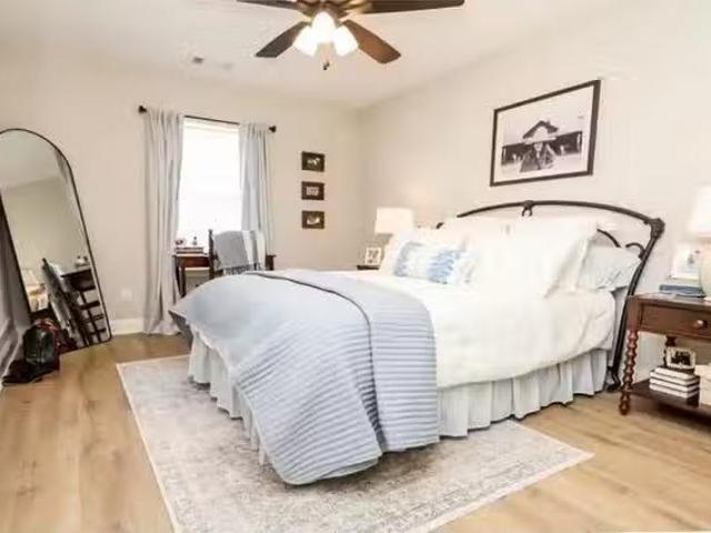 Room in 4 Bed 3 Bath