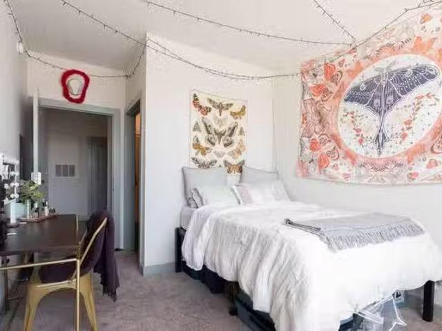 Room in 4 Bedroom 4 Bathroom Classic