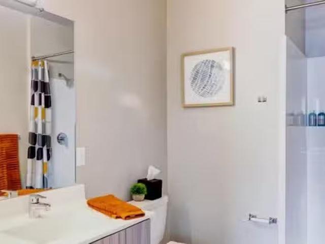 Room in 4 Bedroom 4 Bathroom 4x4 A