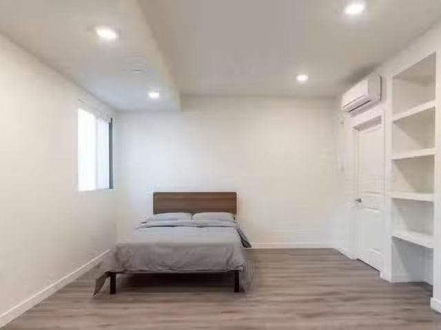 Room in 4 Bedroom 4 Bathroom