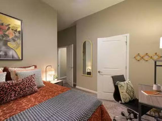Room in 4 Bedroom 3 Bathroom D4