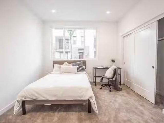 Room in 4 Bedroom 3.5 Bathroom