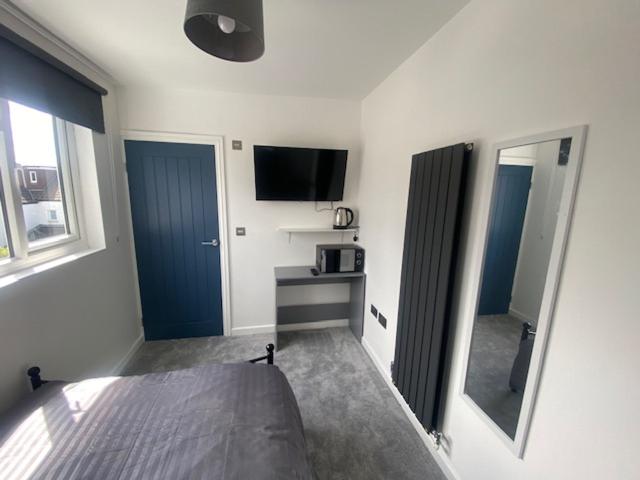 room in 57 Inglefield Avenue, Cardiff, C