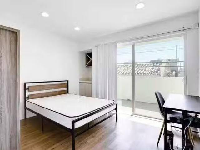 Room in 5 Bedroom 4 Bathroom