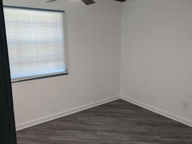 Room in 8 bedroom 2 bath house