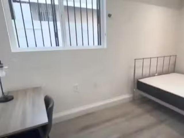 Room in 9 Bedroom 9 Bathroom