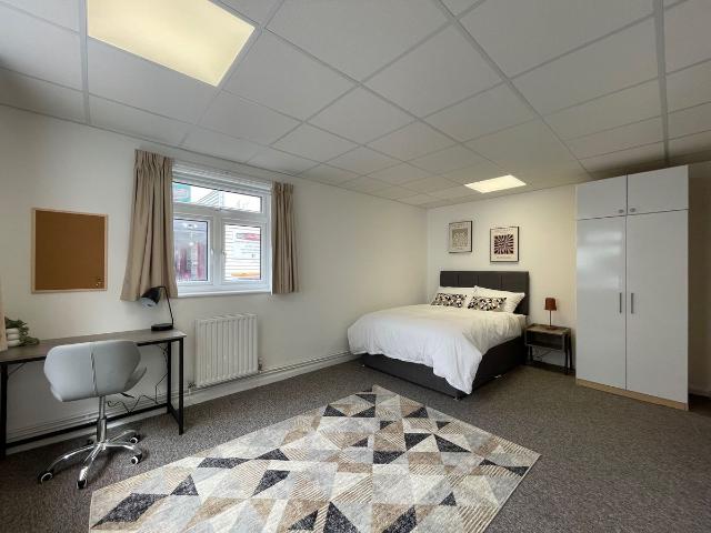 Room LG2, Paris House, 10 Wilbury Villas, Hove BN3, Studio to rent, £1,100 pcm | PrimeLocation
