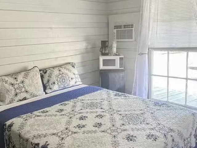 ROOM LISTED BY SUPER HOST! Located in the historic Arabella In.