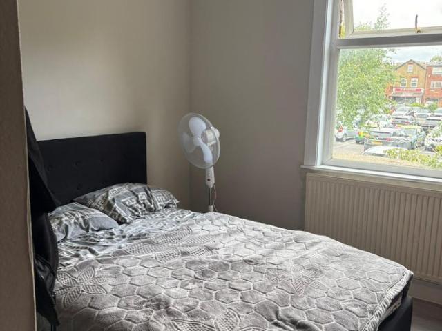 Room, Percy Road N12, Room to rent, £850 pcm | PrimeLocation