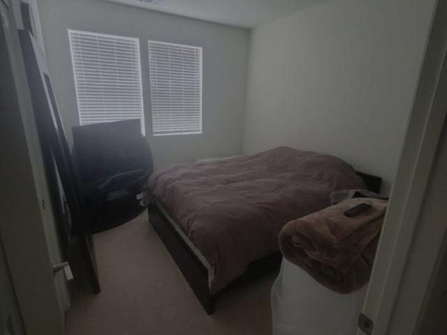 Room, Private Bath, parking garage