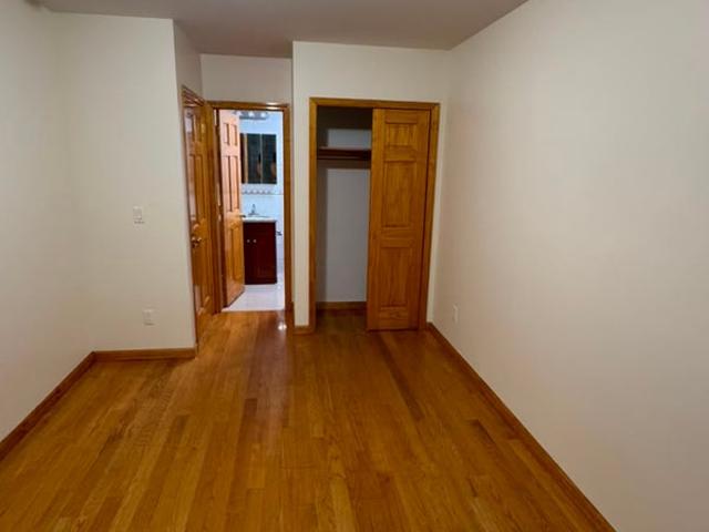 Room + Private Bathroom in Woodside