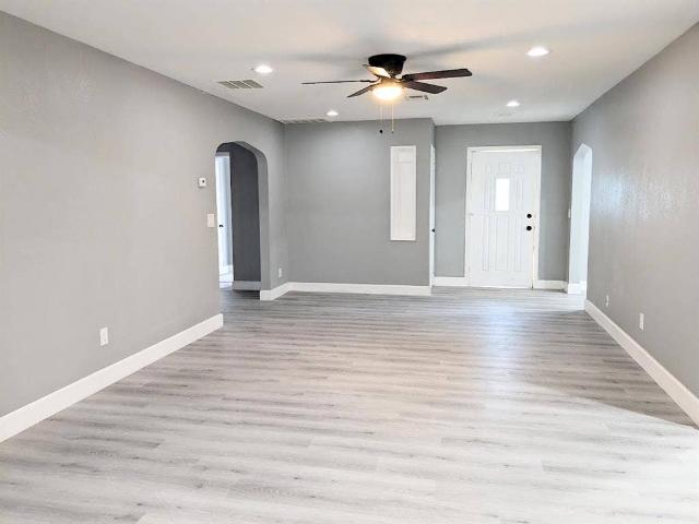 Room & Private entrance & bathroom